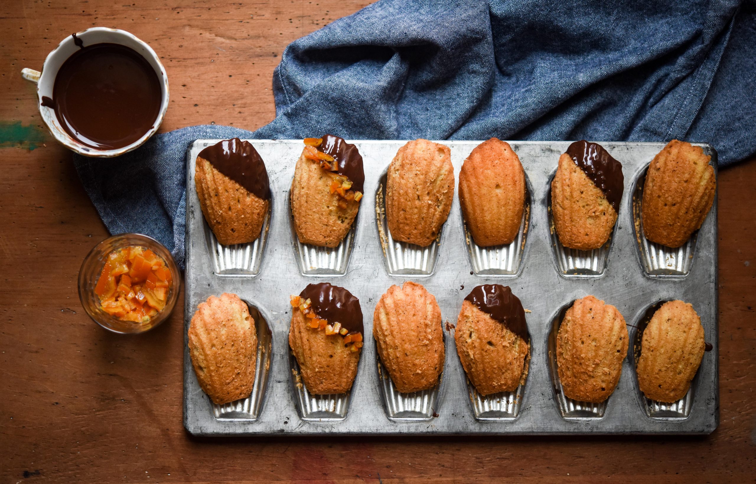 Want to know how to make the easiest chocolate orange madeleines ever ...