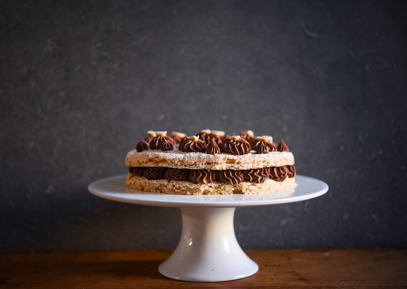 Do you want to know how to make a hazelnut dacquoise?