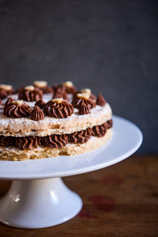 Do you want to know how to make a hazelnut dacquoise?